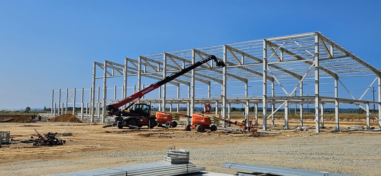 Spatii de depozitare noi, pentru un distribuitor de materiale si ...