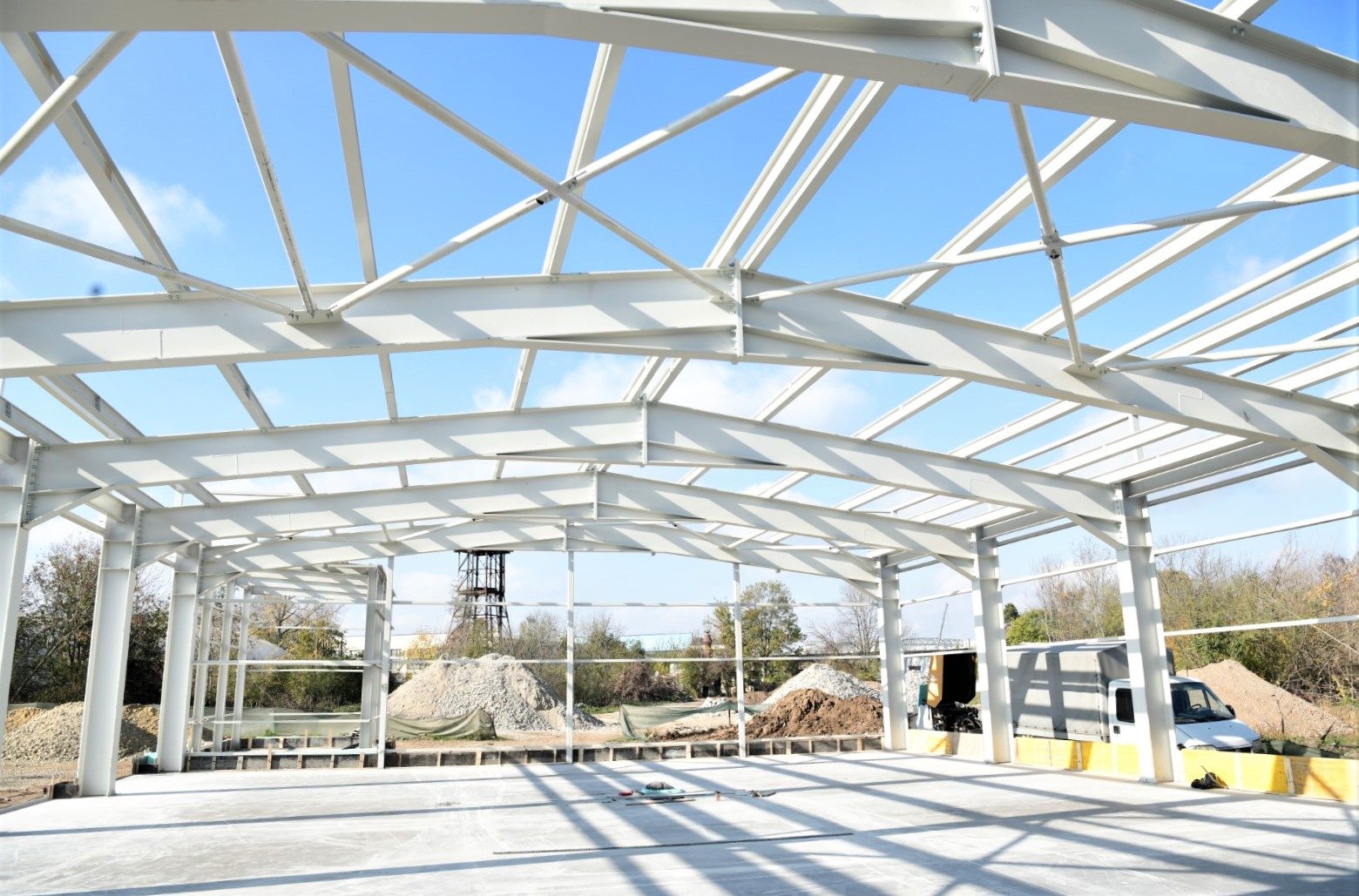 Ansamblu de zece hale, pregatit langa Bucuresti – ARENA Constructiilor ...